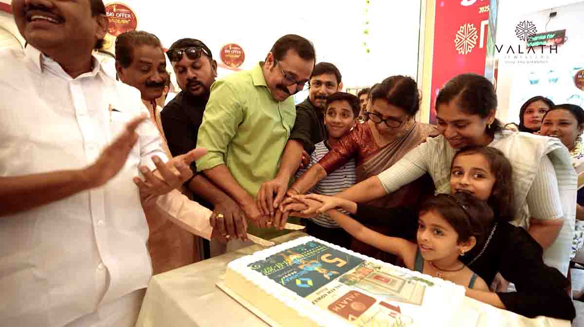 ഒന്നാം വാർഷിക തിളക്കത്തിൽ ആലുവ വാലത്ത് ജ്വല്ലറി; ആഘോഷങ്ങൾക്ക് ...