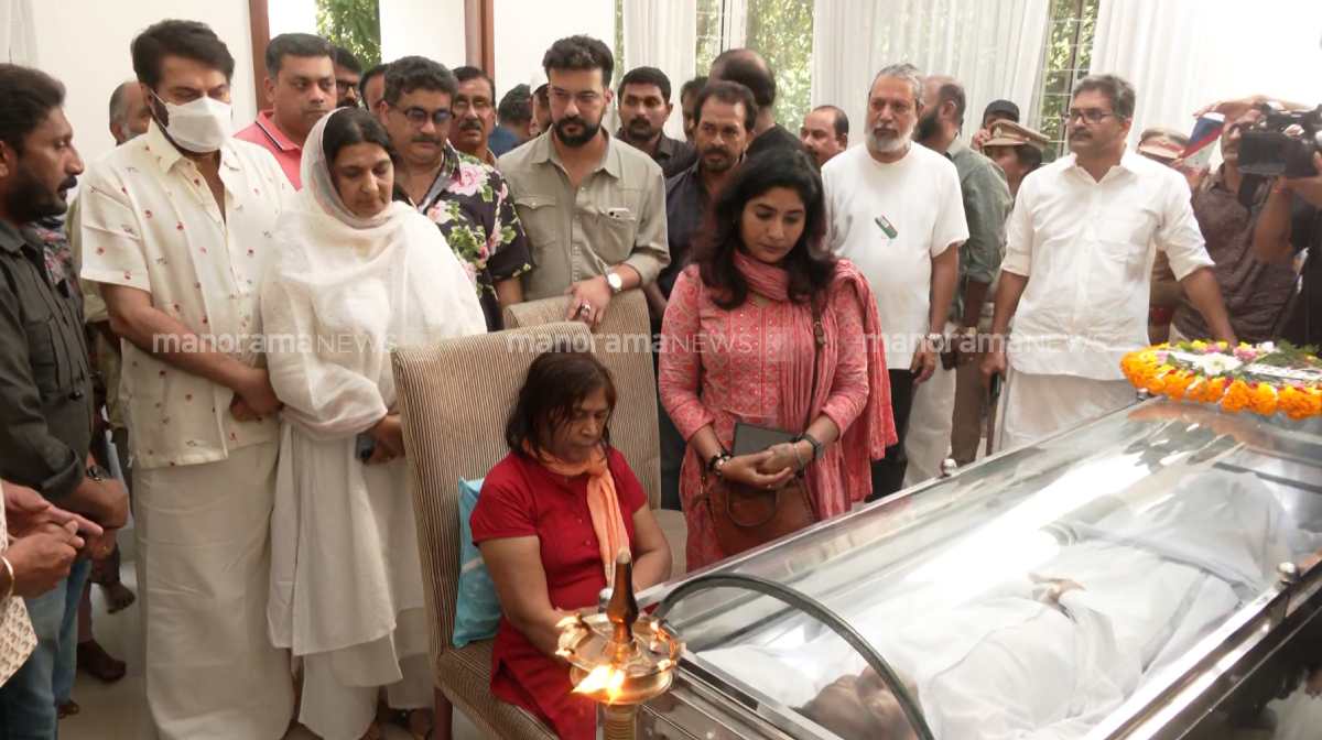Mammootty Pays Last Respects to Sreenivasan; Funeral Tomorrow in ...