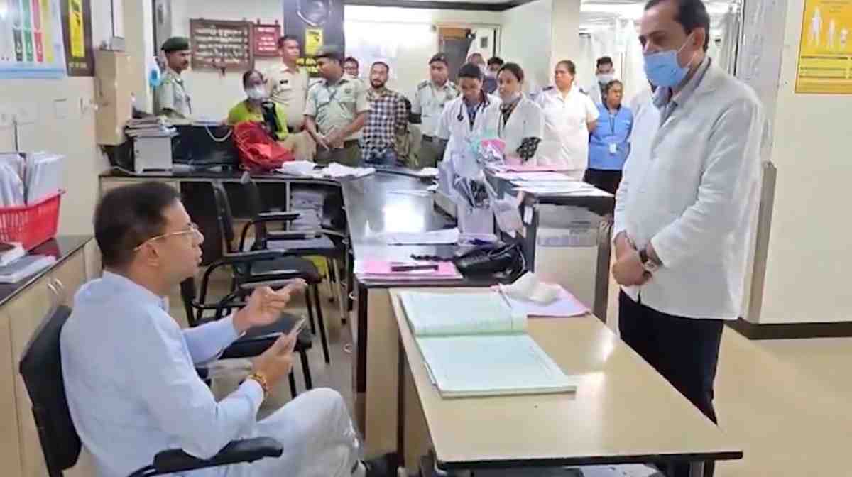 ഡോക്ടറെ പരസ്യമായി അപമാനിച്ചു; ഗോവ ആരോഗ്യമന്ത്രിക്കെതിരെ പ്രതിഷേധം ശക്തം ...