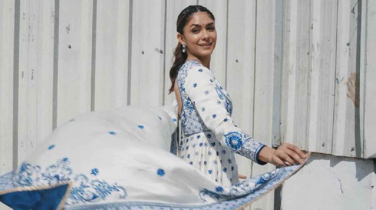 Dhanush and Mrunal Thakur: Wedding Rumors Mrunal Break Silence | വിവാഹ ...