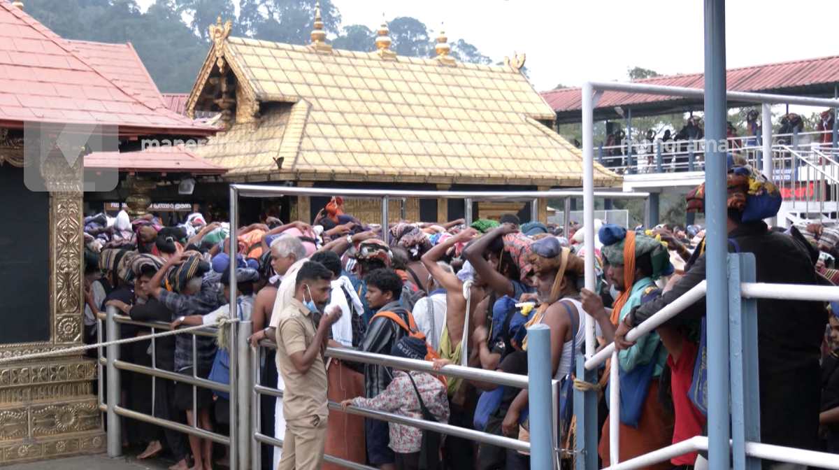 ശബരിമലയിൽ ഇന്നും വൻ ഭക്തജനത്തിരക്ക്; ഇതുവരെ മലചവിട്ടിയത് ...