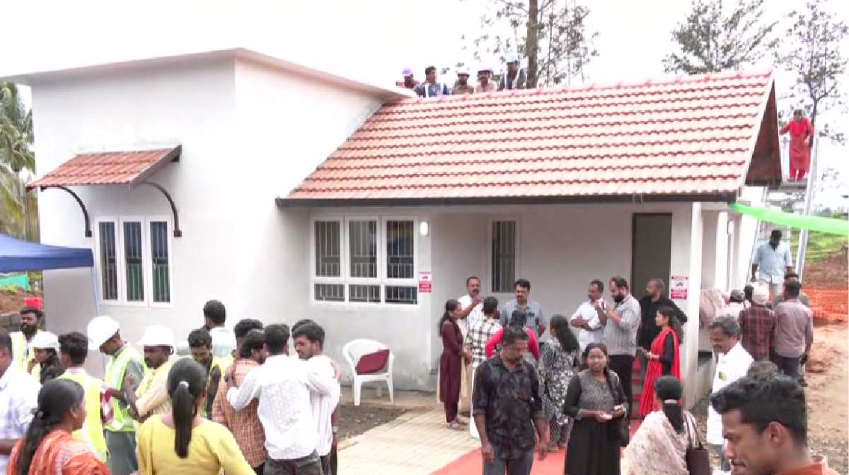 അതിജീവന പാതയില്‍ ദുരിതബാധിതര്‍ ; കൽപ്പറ്റ ടൗൺഷിപ്പിലെ ആദ്യ വീടിന്‍റെ നി ...