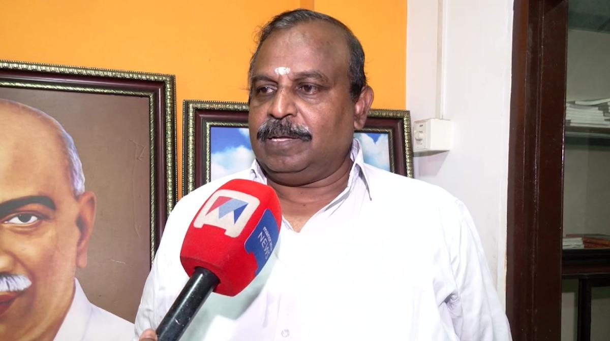Chandrasekharan Rejects UDF Entry Claim; Muraleedharan Calls It ...