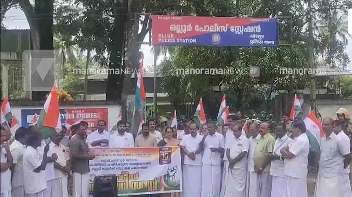 ഒല്ലൂരിൽ 'വരത്തന്മാർ' വേണ്ട; പോസ്റ്റർ യുദ്ധവുമായി കോൺഗ്രസ് പ്രാദേശിക ...