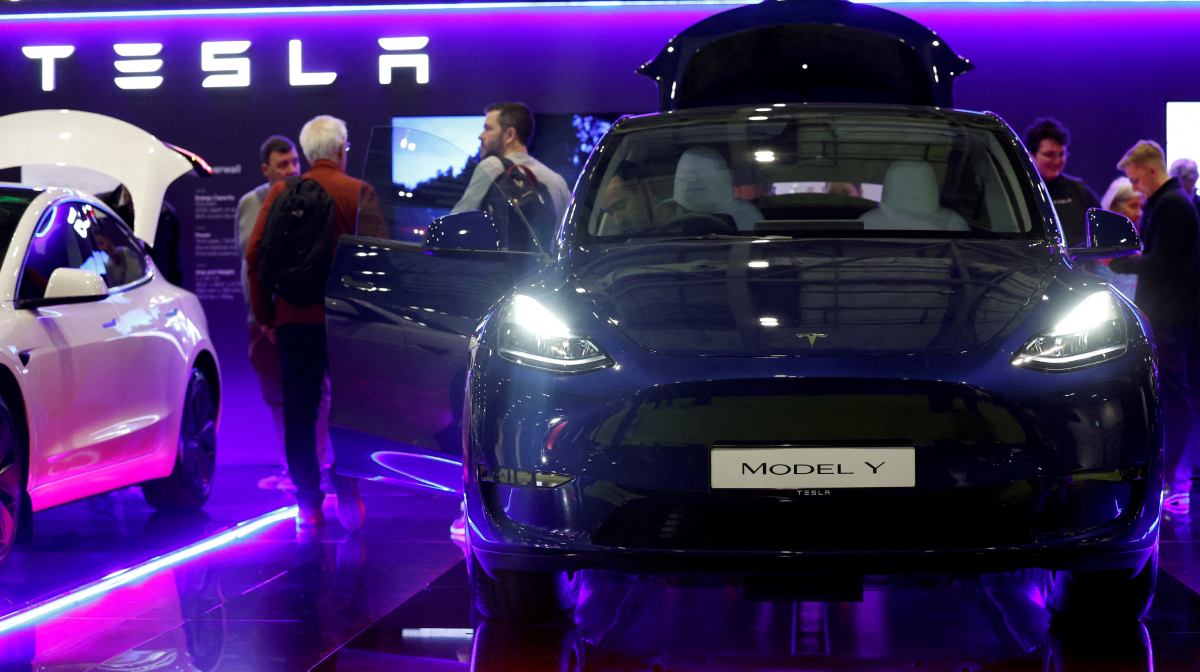 Tesla Model Y India Price Announced | 60 ലക്ഷം രൂപ; ടെസ്‍ല കാറിന്‍റെ ...