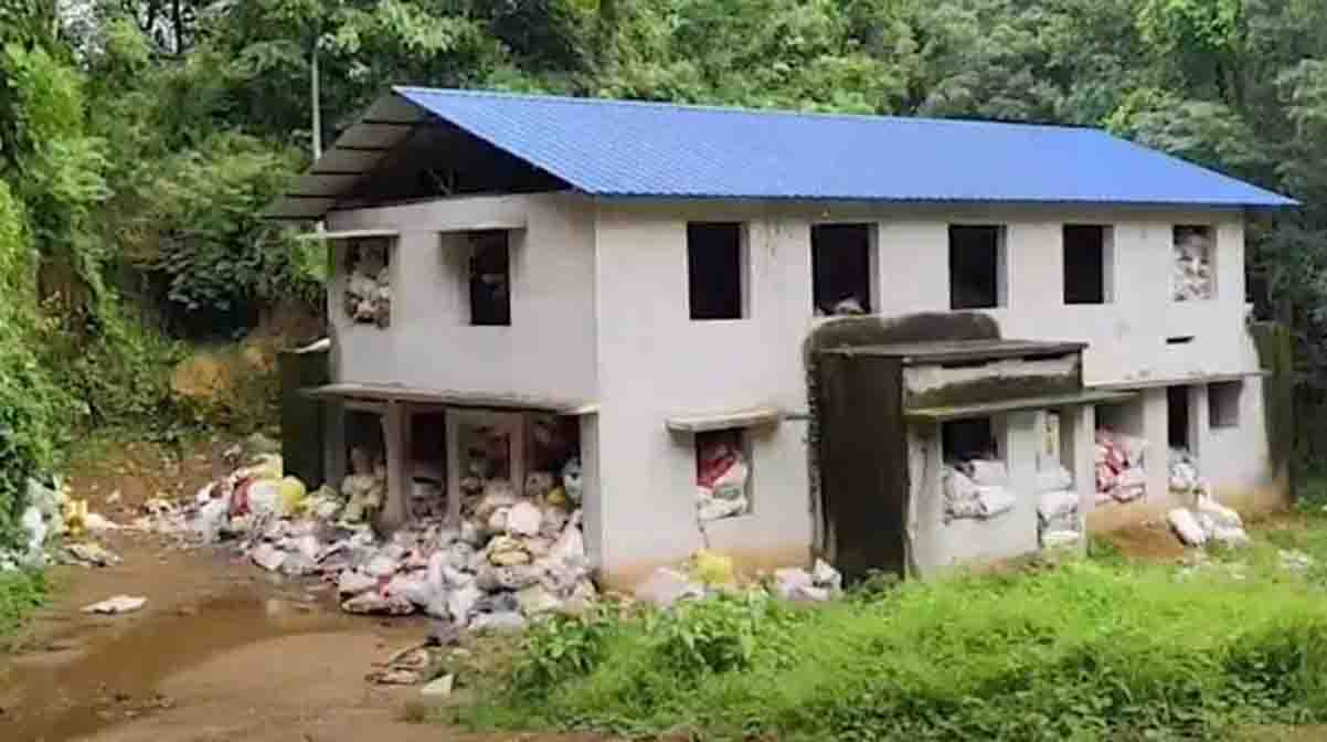 കടയ്ക്കലിലെ അറവുശാല മാലിന്യക്കൂമ്പാരം; തൊഴിൽ നൈപുണ്യ കേന്ദ്രം സാമൂഹ്യ ...