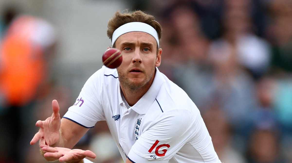 Stuart Broad Throwing Away Signed Jersey AfterSix Sixes Feat | 'ആ ...