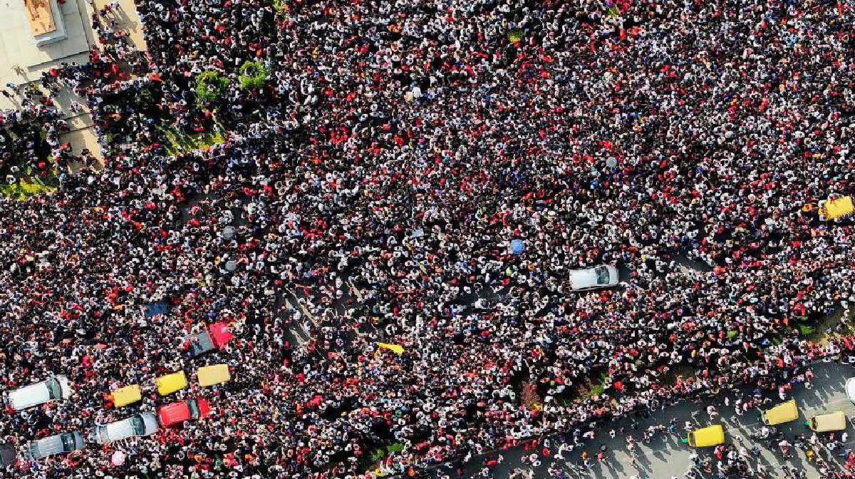 കെയര്‍ ഹോം സ്ഥാപിക്കാന്‍ ആര്‍.സി.ബി | ആര്‍.സി.ബി | ചിന്നസ്വാമി ...