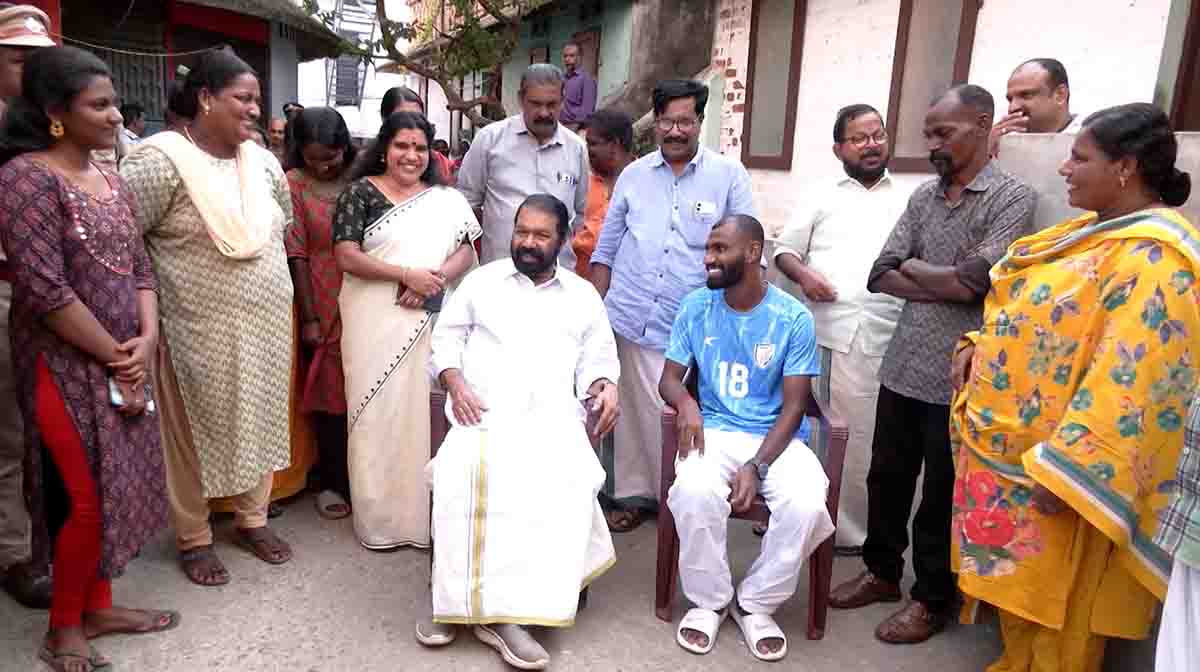 ഏഷ്യാകപ്പ് യോഗ്യതയില്‍ തിളങ്ങി ശ്രീകുട്ടന്‍; അഭിനന്ദനങ്ങളുമായി മന്ത്രി ...
