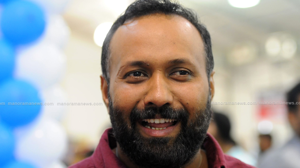 അവസരം വാഗ്ദാനം ചെയ്ത് പീഡിപ്പിച്ചെന്ന് നടിയുടെ പരാതി; ഒമര് ...