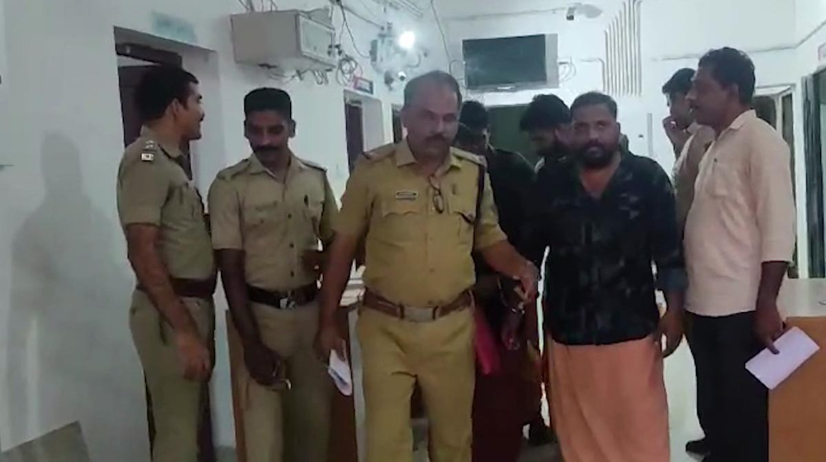 murder attempt | ഉത്സവാഘോഷത്തിനിടെ യുവാവിനെ കൊല്ലാൻ ശ്രമിച്ച കേസി ...