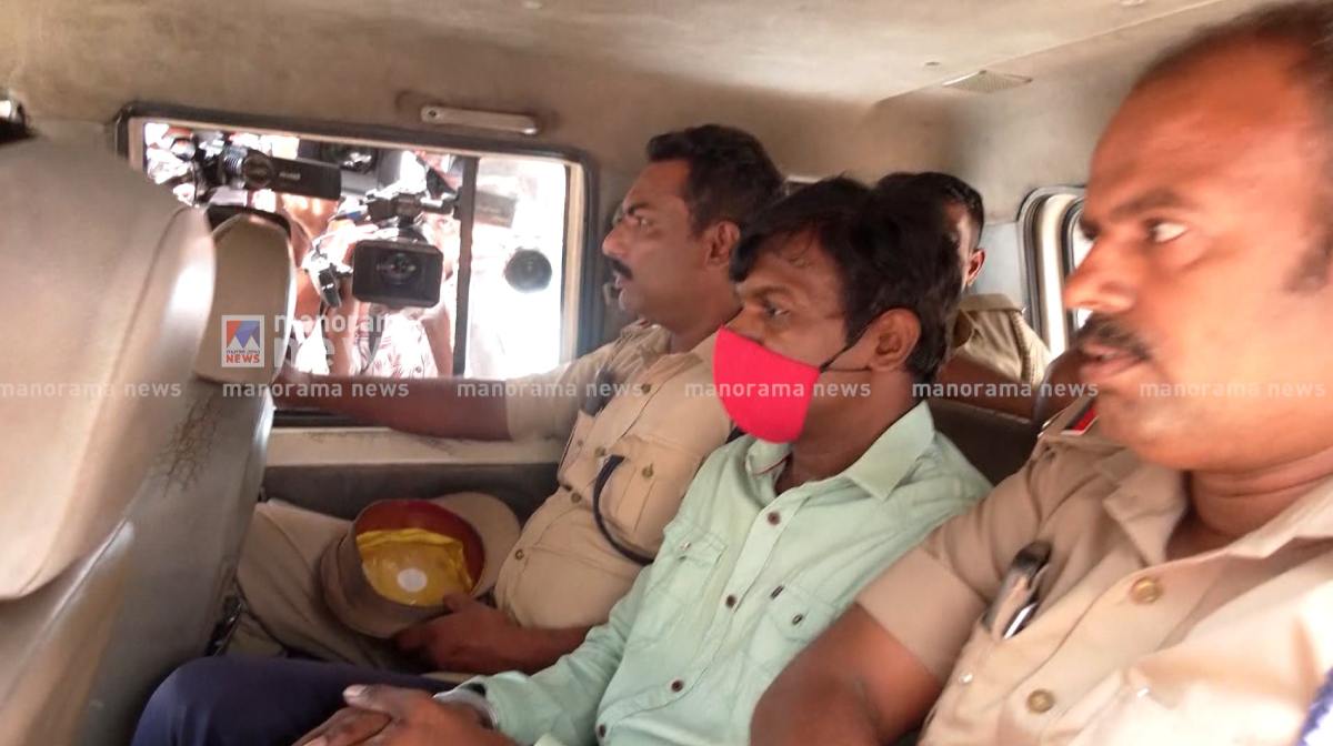 ‘കരുണയുണ്ടാകണം’ | ജഡ്ജിയെ നോക്കി തൊഴുതു | ചിരിച്ചു കൊണ്ട് കേഡല് ...