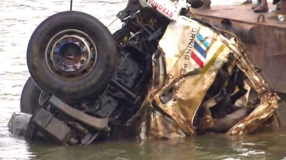 ഷിരൂരില്‍ അര്‍ജുന്‍റെ ലോറി കണ്ടെത്തി; ഉള്ളില്‍ മൃതദേഹം | Arjun's lorry ...