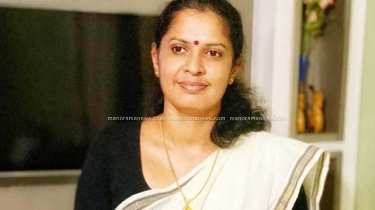ദിവ്യക്കെതിരെ ഉടന്‍ പാര്‍ട്ടി നടപടിയില്ല; പദവിയില്‍ നിന്നും നീക്കിയത് ...