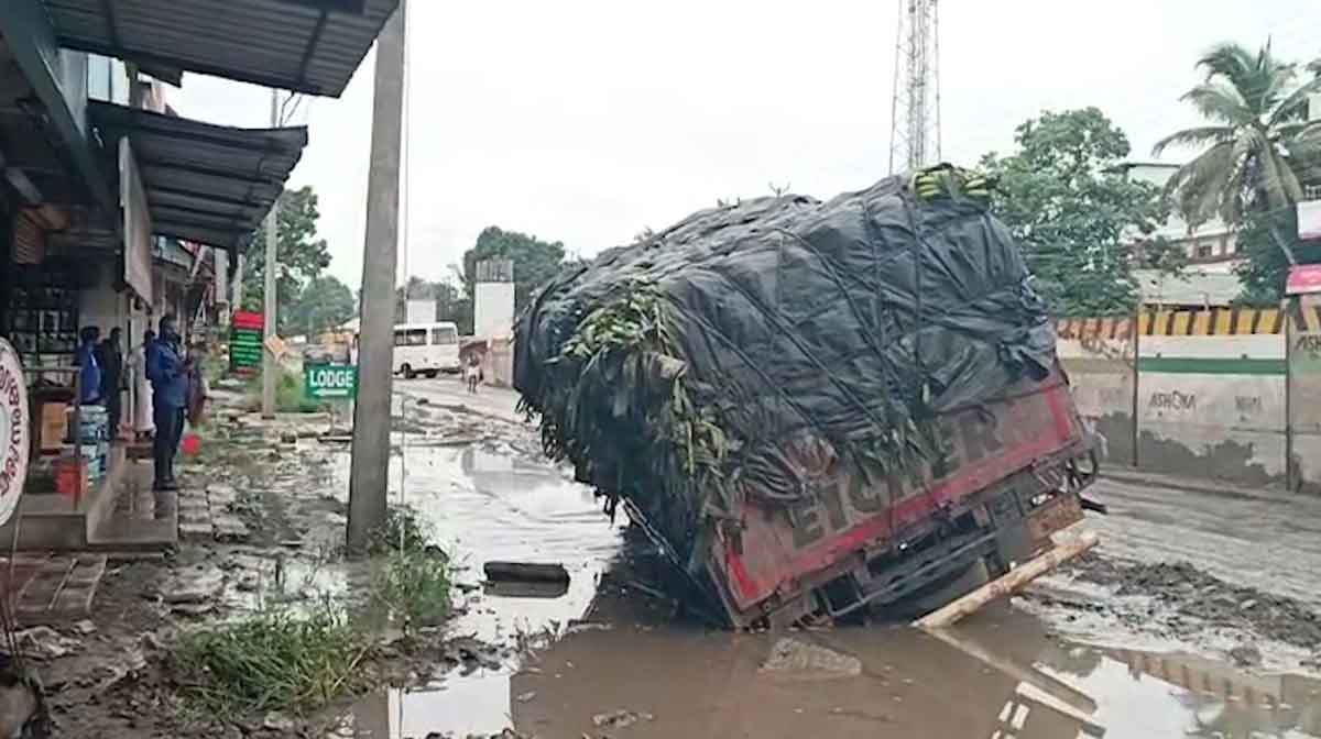 തുറവൂര്‍-അരൂര്‍ ഉയരപ്പാത നിര്‍മാണ മേഖലയിലെ യാത്രാദുരിതം; റോഡ് ടാറിങ് ...