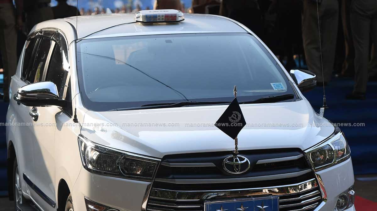 ‘ഡ്യൂട്ടി കഴിഞ്ഞ് ഐ.ജി പോയത് ഫ്ലാഷ് ലൈറ്റിട്ട്’; രൂക്ഷവിമര്‍ശനവുമായി ...