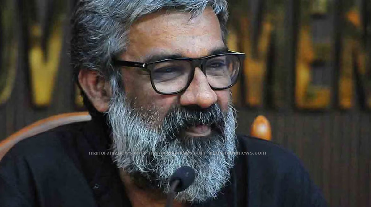 നടിയെ മുറിയിലേക്ക് വിളിച്ചുവരുത്തി കടന്നുപിടിച്ചുവെന്ന പരാതി; രഞ്ജിത്തിനെതിരെ കുറ്റപത്രം ...