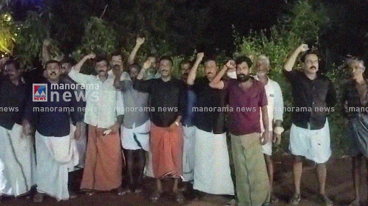 പി.കെ.ദിവാകരനെ ജില്ലാ കമ്മിറ്റിയില്‍നിന്ന് മാറ്റി; സിപിഎമ്മില്‍ പരസ്യ പ്രതിഷേധം | CPM Kozhikode ...