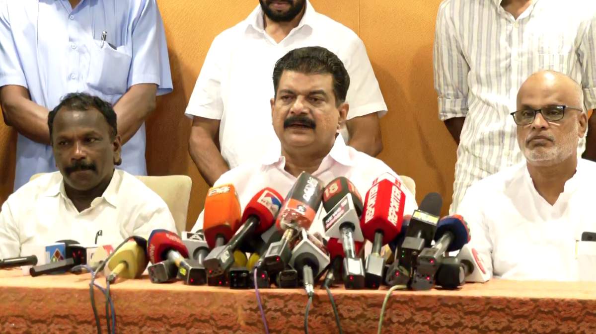 ‘നിലമ്പൂരില്‍ മല്‍സരിക്കില്ല’ ; വി.എസ്.ജോയിയെ മല്‍സരിപ്പിക്കണം’ ; കോണ് ...