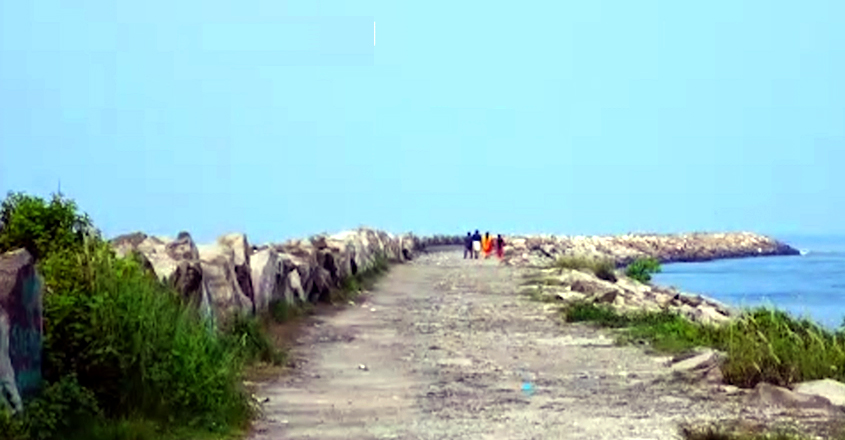 അഴീക്കൽ ബീച്ച് ജില്ലാ പഞ്ചായത്ത് നവീകരിക്കുന്നു | Nattuvartha | Kollam ...