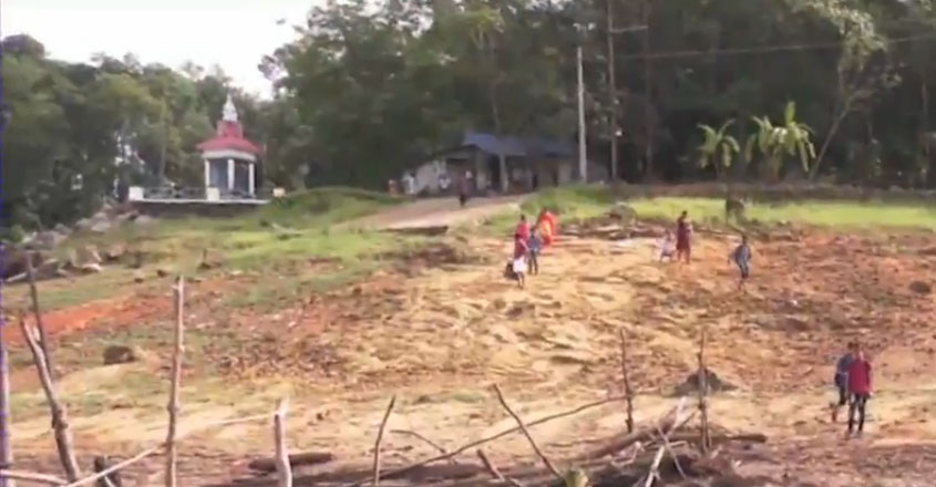 കോളനിയില്‍ ആകെയുള്ള പാലം തകര്‍ന്നു; ദുരിതംപേറി കുട്ടികള്‍