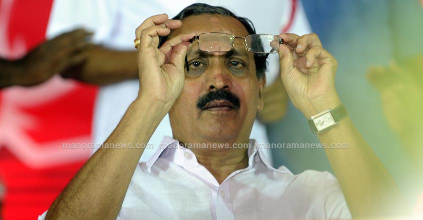 പൊതുവേദിയിലെ പരസ്യപരാമര്‍ശം ശരിയായില്ല; എം.കെ.രാഘവനെ തള്ളി ഡിസിസി | MK ...