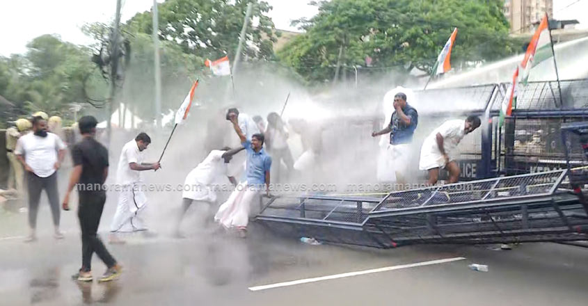 മുഖ്യമന്ത്രിക്കെതിരെ അന്വേഷണം വേണം; യുഡിഎഫ് മാർച്ചിൽ സംഘർഷം | UDF march ...