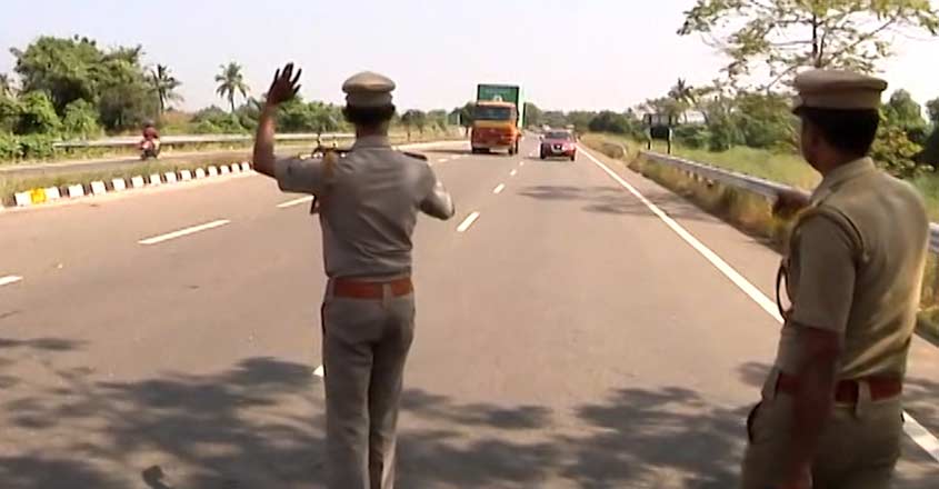 ലെയ്ന്‍ ട്രാഫിക് ലംഘനത്തിന് ഇന്ന് മുതല്‍ പിഴ; നടപടി കടുപ്പിക്കുന്നു ...
