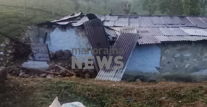 പന്നിയാര്‍ എസ്റ്റേറ്റില്‍ റേഷന്‍ കട തകര്‍ത്ത് കാട്ടാന; അരിശം തീരാതെ ...