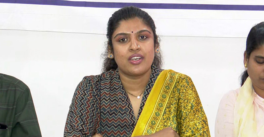 ‘പ്രബന്ധത്തിലേത് നോട്ടപ്പിശക്’; വിമര്‍ശകരോട് നന്ദി പറഞ്ഞ് ചിന്ത ജെറോം ...