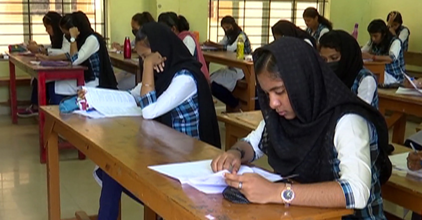 പ്ലസ് വണ്‍ സീറ്റ് ക്ഷാമം; ആവശ്യാനുസരണം വര്‍ധിപ്പിക്കും; വടക്കന് ...