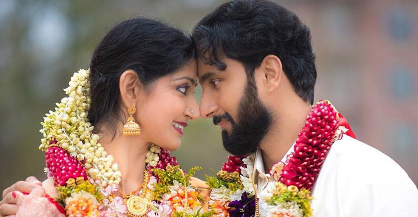 മറ്റുള്ളവരുടെ സന്തോഷത്തിലേക്ക് ചെളി വാരിയെറിയുന്നവര്‍ | Divya Unni ...