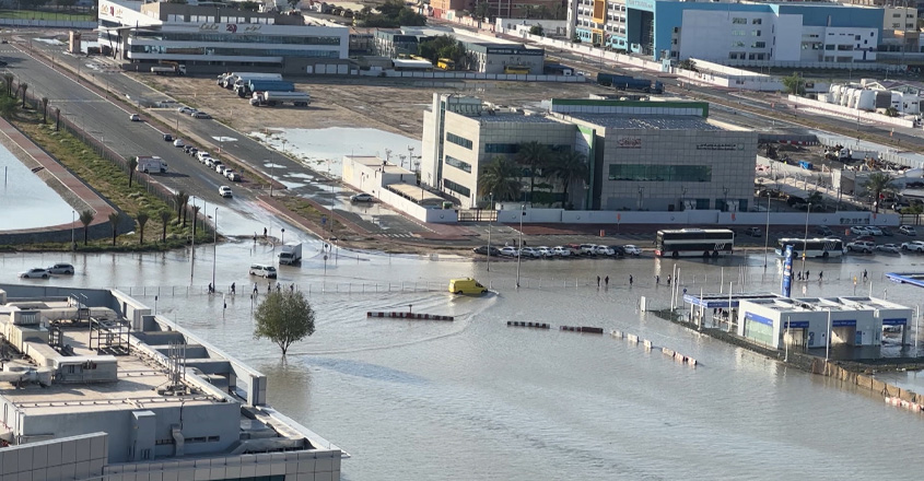 UAE | Rain | 75 വർഷത്തിനിടെയിലെ ശക്തമായ മഴ; വിമാനത്താവളത്തിൽ വെള്ളം ...
