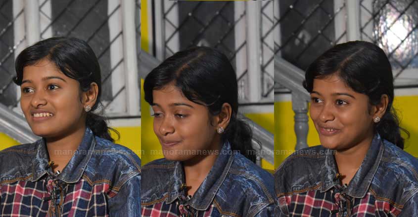 ചിരിച്ച്, കണ്ഠമിടറി, കണ്ണുനിറഞ്ഞ് ഹനാന്‍: ഓട്ടപ്പാച്ചില്‍ ജീവിതം ...