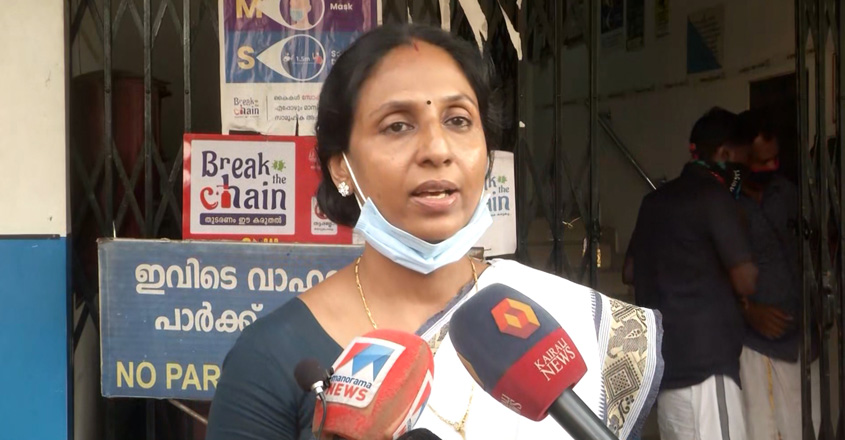 കൈപ്പത്തി ചിഹ്നം നല്‍കിയില്ല; അവസാന നിമിഷം വെട്ടി; പത്രിക പിന്‍വലിച്ച് നിഷ