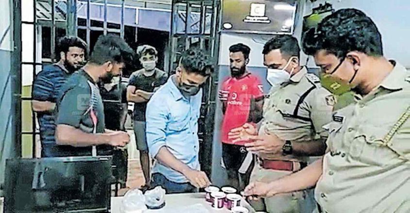 ചായകുടിക്കാൻ 22 കി.മി; പൊലീസിന്റെ ‘ചായസൽക്കാരം’; പിന്നാലെ വിവാദം ...