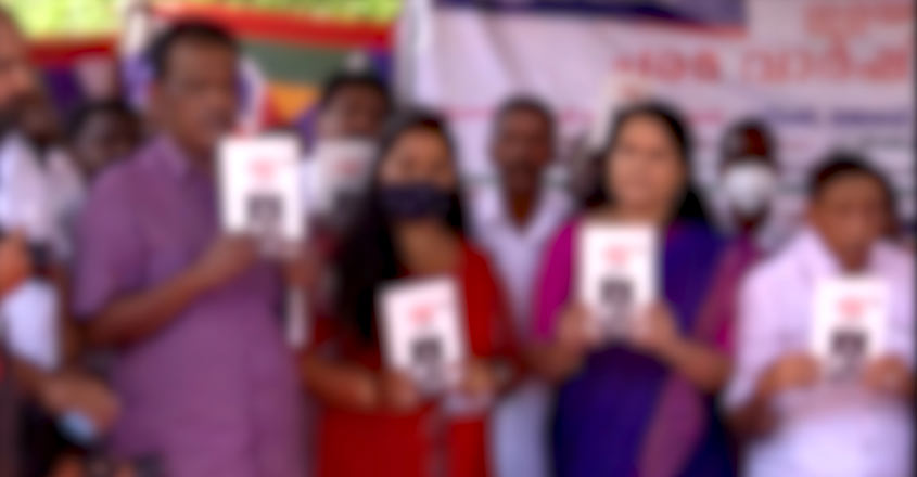 വാളയാർ: നീതി കിട്ടാതെ പിന്നോട്ടില്ലെന്ന് അമ്മ; അനുഭവങ്ങള് ...