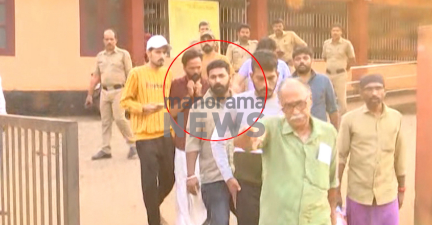 തില്ലങ്കേരിയില്‍ രാഷ്ട്രീയ വിശദീകരണയോഗം വിളിച്ച് സി.പി.എം; പൊലീസ് ...