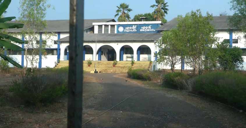 പരുത്തി ഇല്ല, നൂൽ വിറ്റ് പോകുന്നില്ല; എടരിക്കോട് ടെക്സ്റ്റൈല്‍സില്‍ ലേ ...