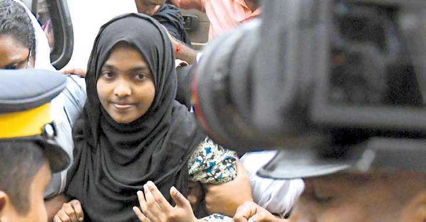 ഹാദിയ അറിയാതെ ഹാദിയയുടെ വാര്‍ത്താസമ്മേളനം... ആരുടെ നാടകം? | Hadiya Case ...